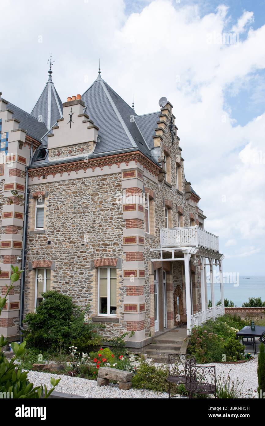 Chateau de Port-Riou, St Énogat, Dinard Stock Photo - Alamy