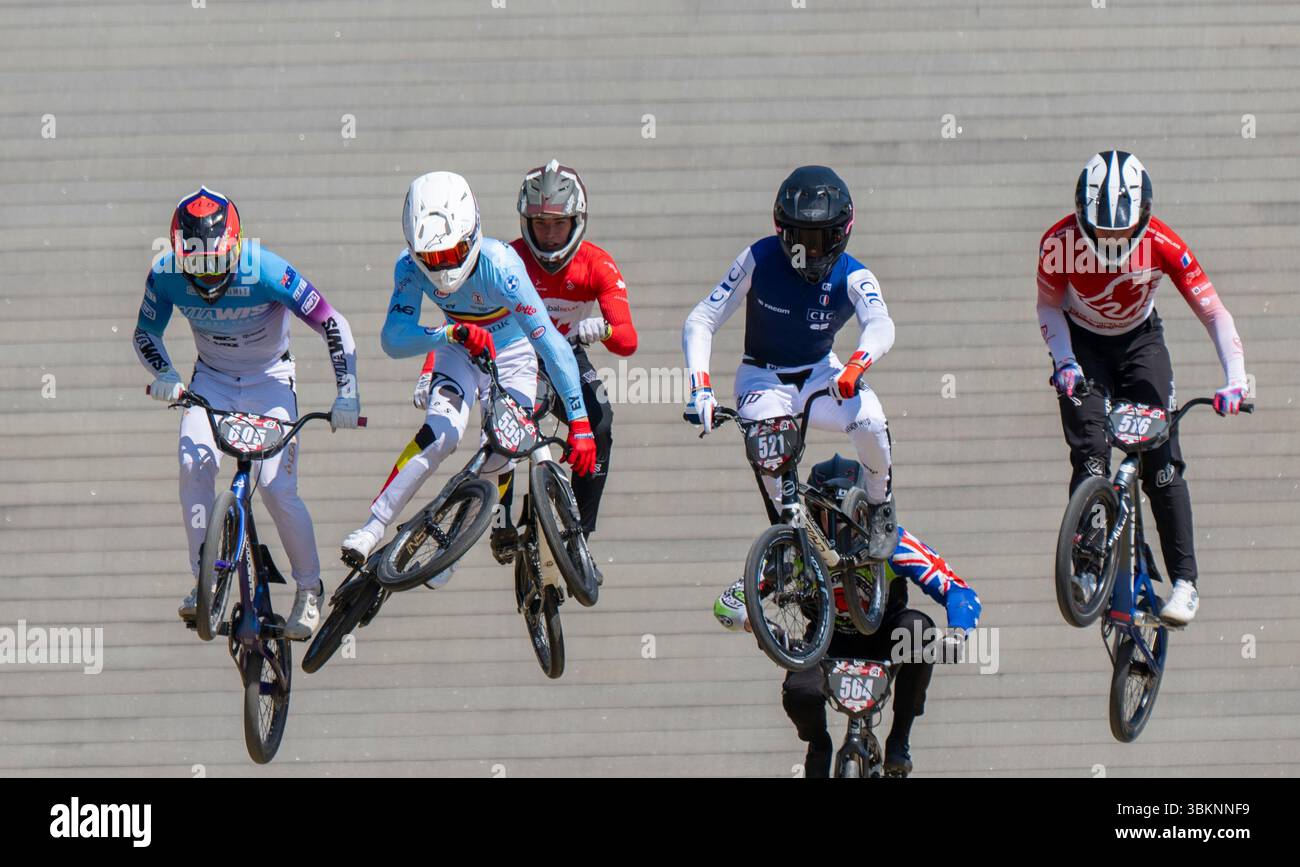 Leo cooper hi-res stock photography and images - Alamy