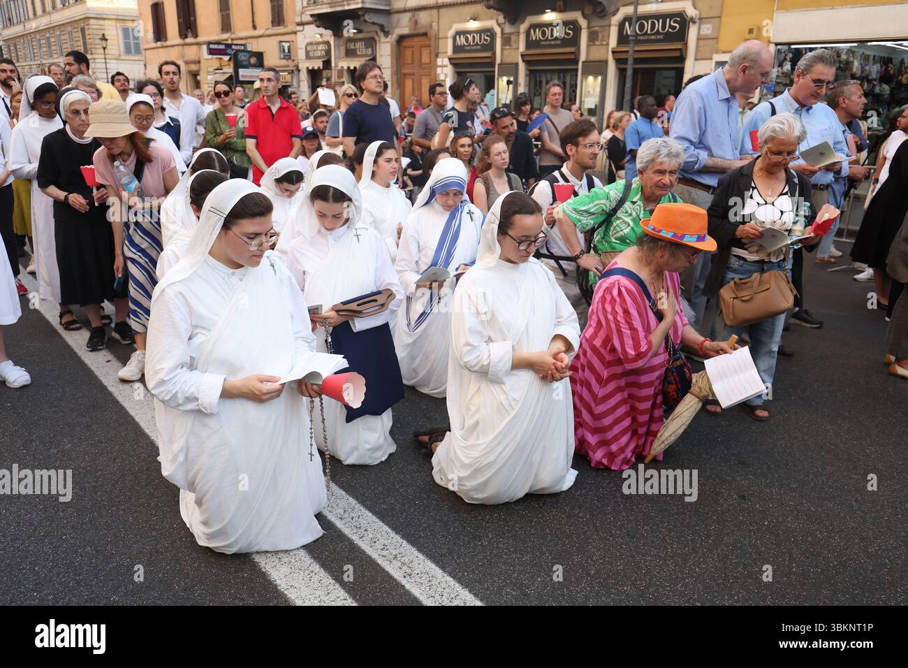 Rome, Italy. 22nd June, 2025. Rome, Italy June 22, 2025: Nuns in prayer ...
