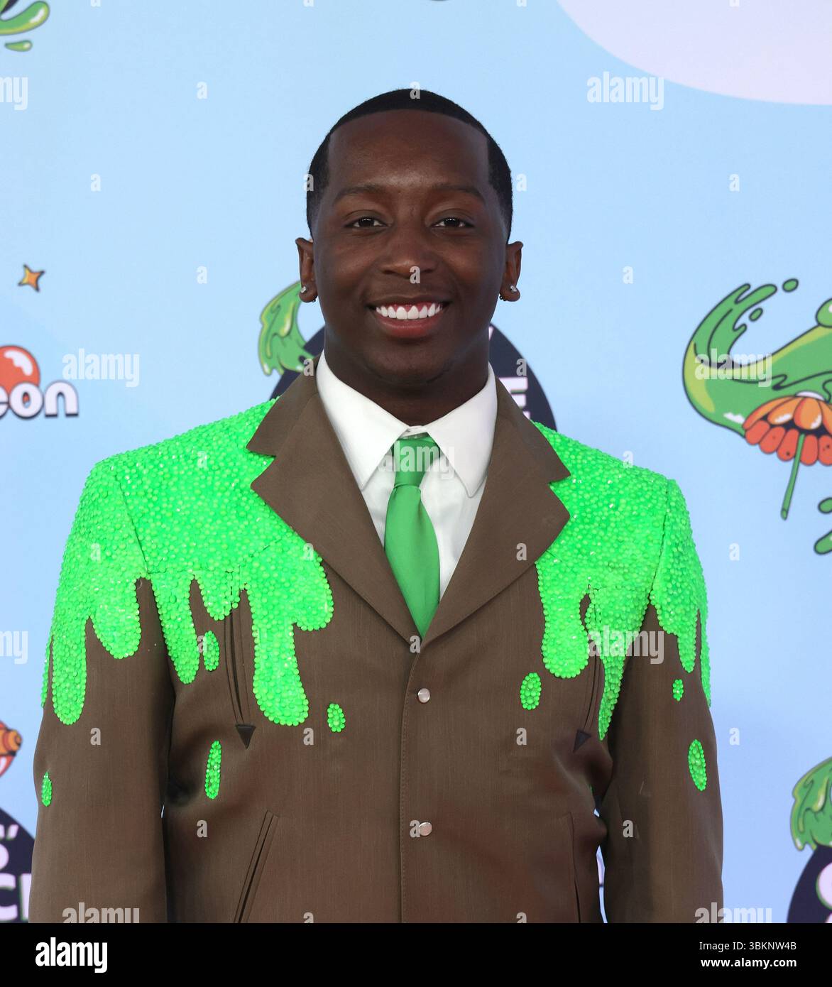 Markell Washington attends the 2025 Nickelodeon Kids' Choice Awards at ...