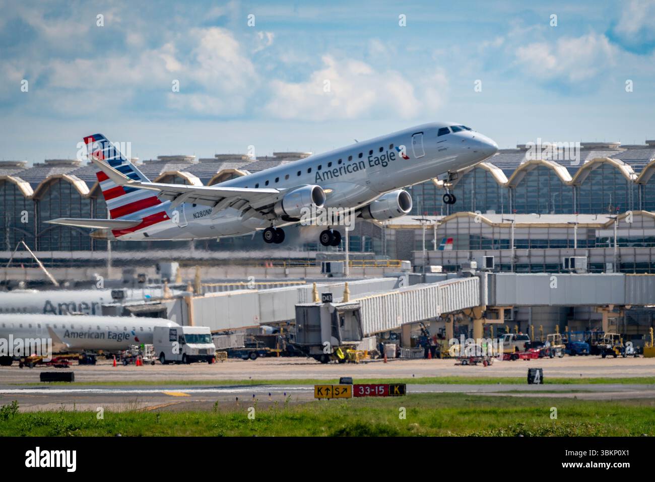 Reagan national airport dca terminal hi-res stock photography and ...