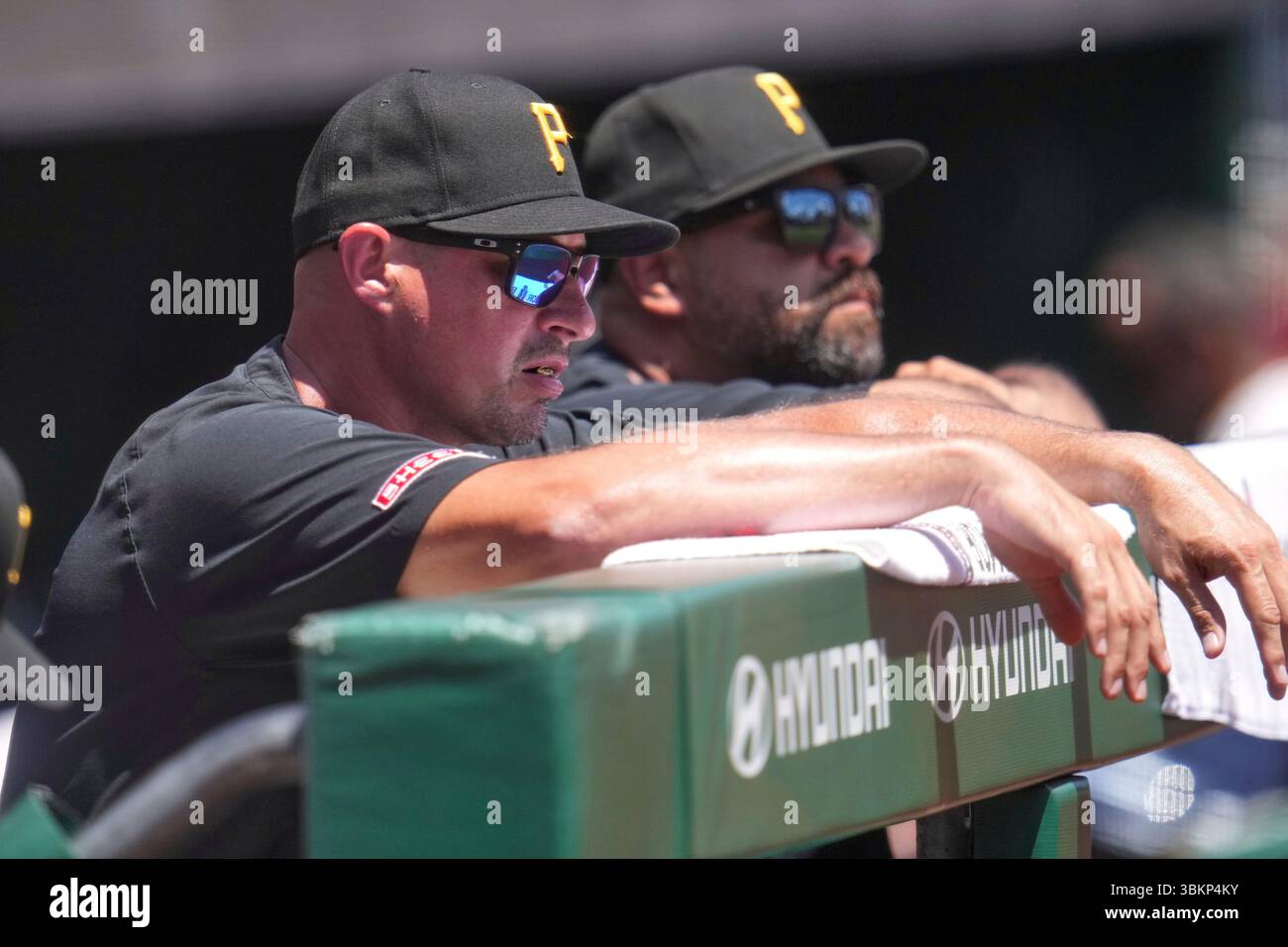 Pittsburgh Pirates manager Don Kelly, left, and pitching coach Oscar ...
