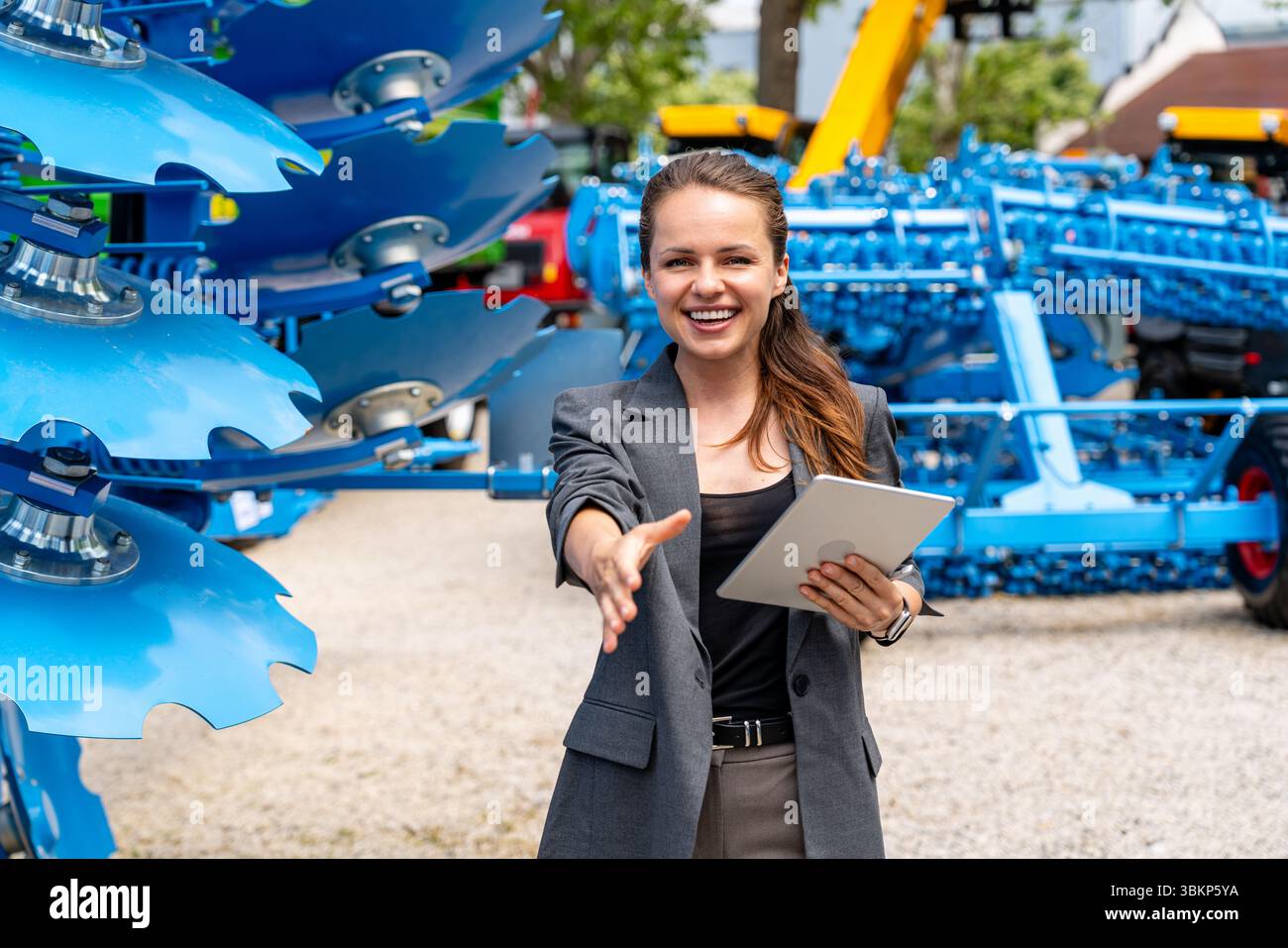Agriculture handshake farmer client hi-res stock photography and images ...