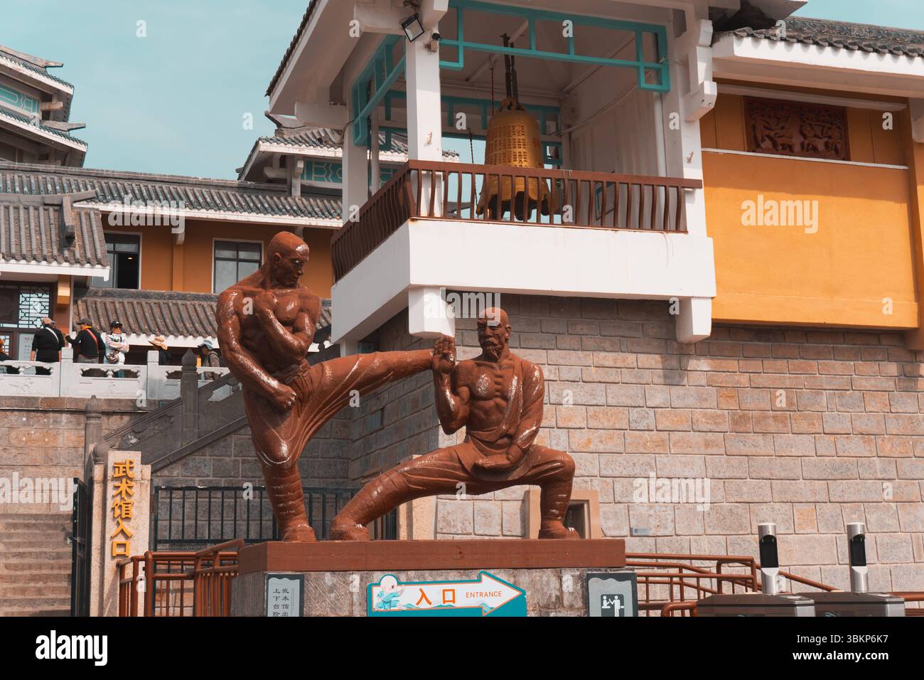 Travel, China, Buddhist tradition and the martial art Kung Fu Shaolin ...