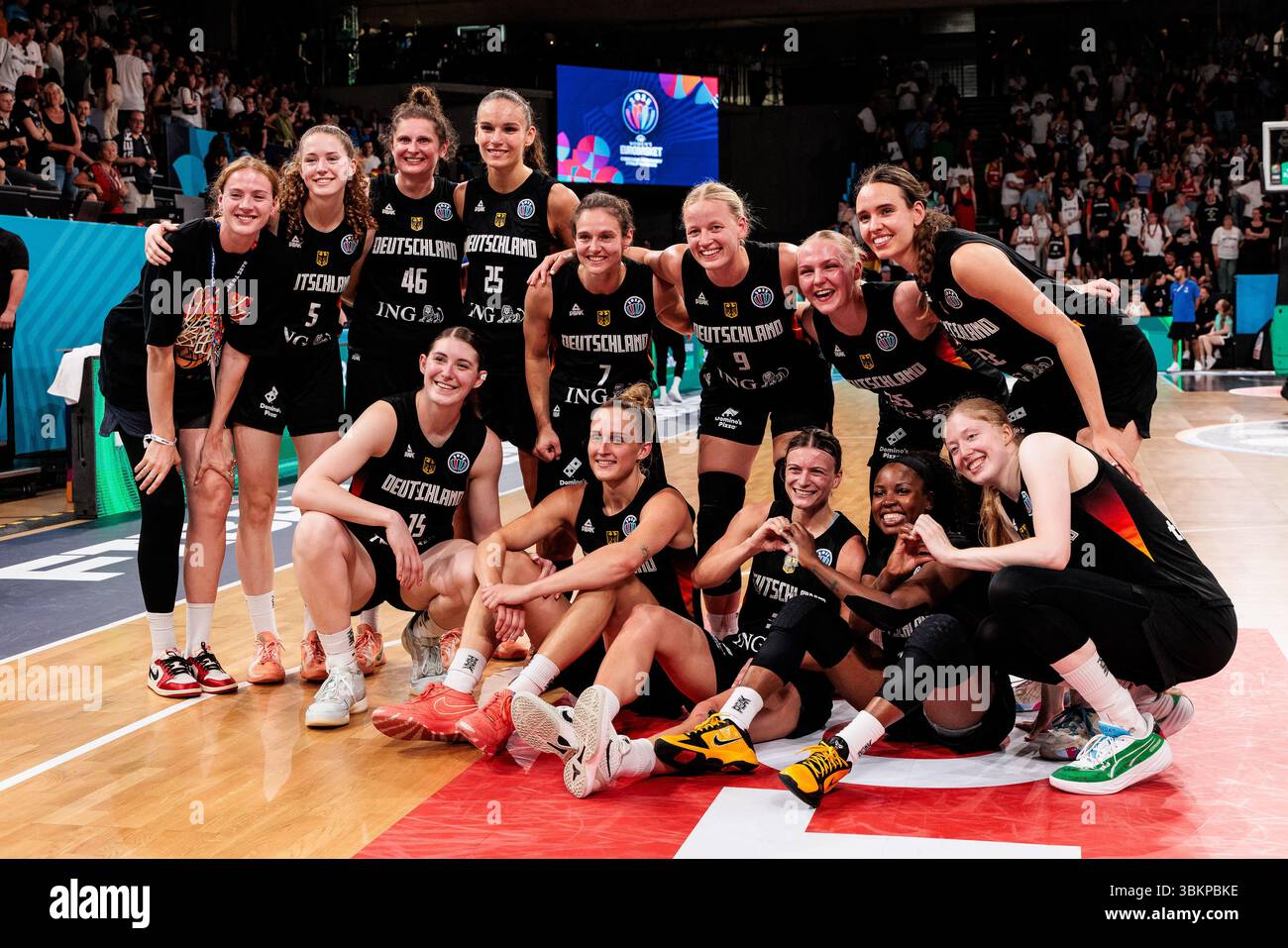 Die DBB Damen gl?cklich nach dem Sieg, Einzug ins Viertelfinale Hintere ...