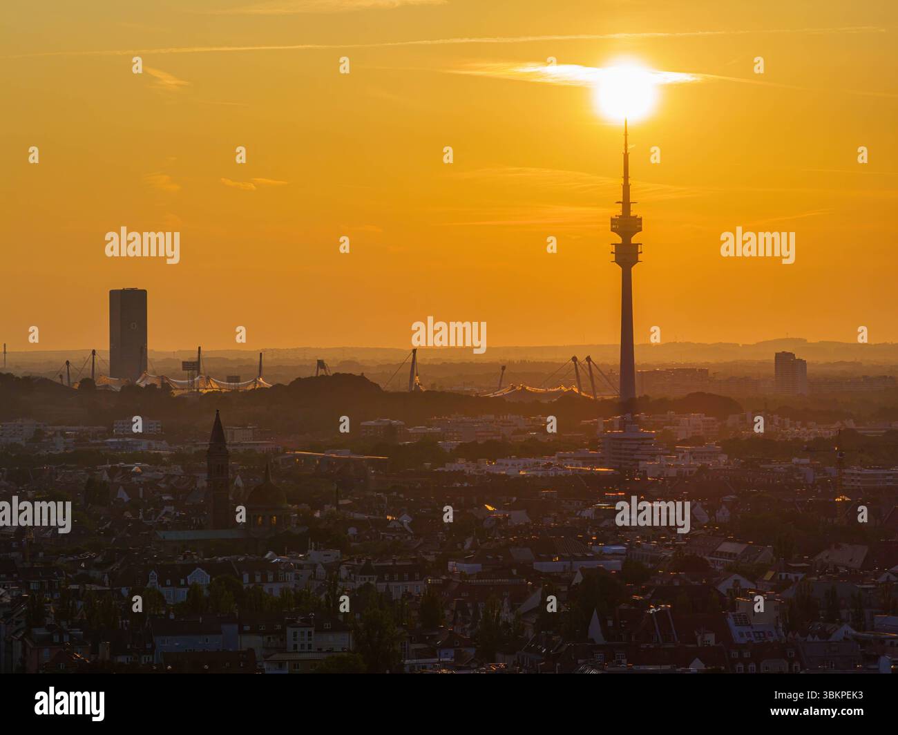 Eyecatching sunset view over Munich after a hot summer day. Eyecatching ...