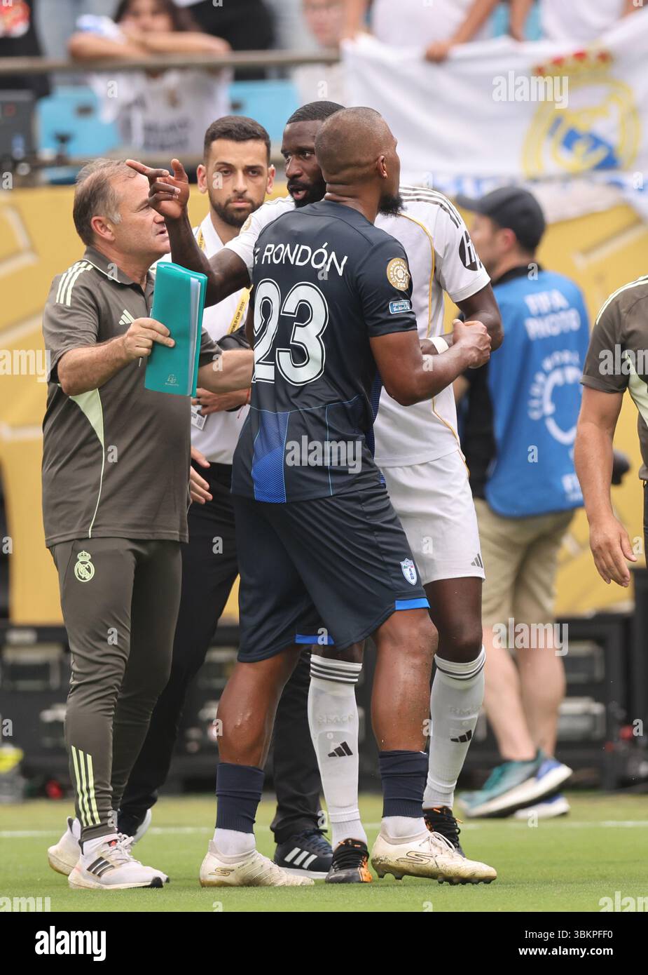 Charlotte, USA. 22nd June, 2025. Salomon Rondon of CF Pachuca attempts ...
