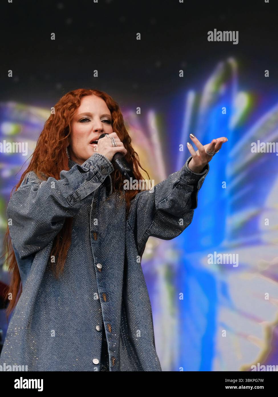 Newport, UK. 22nd June, 2025. English singer and songwriter Jessica ...