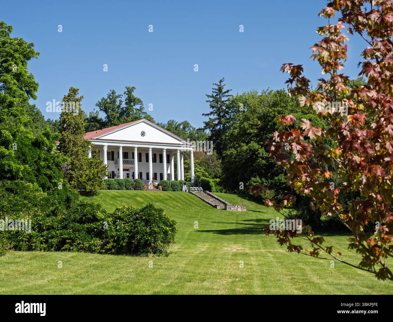 Beautiful classical mansion grand hi-res stock photography and images ...