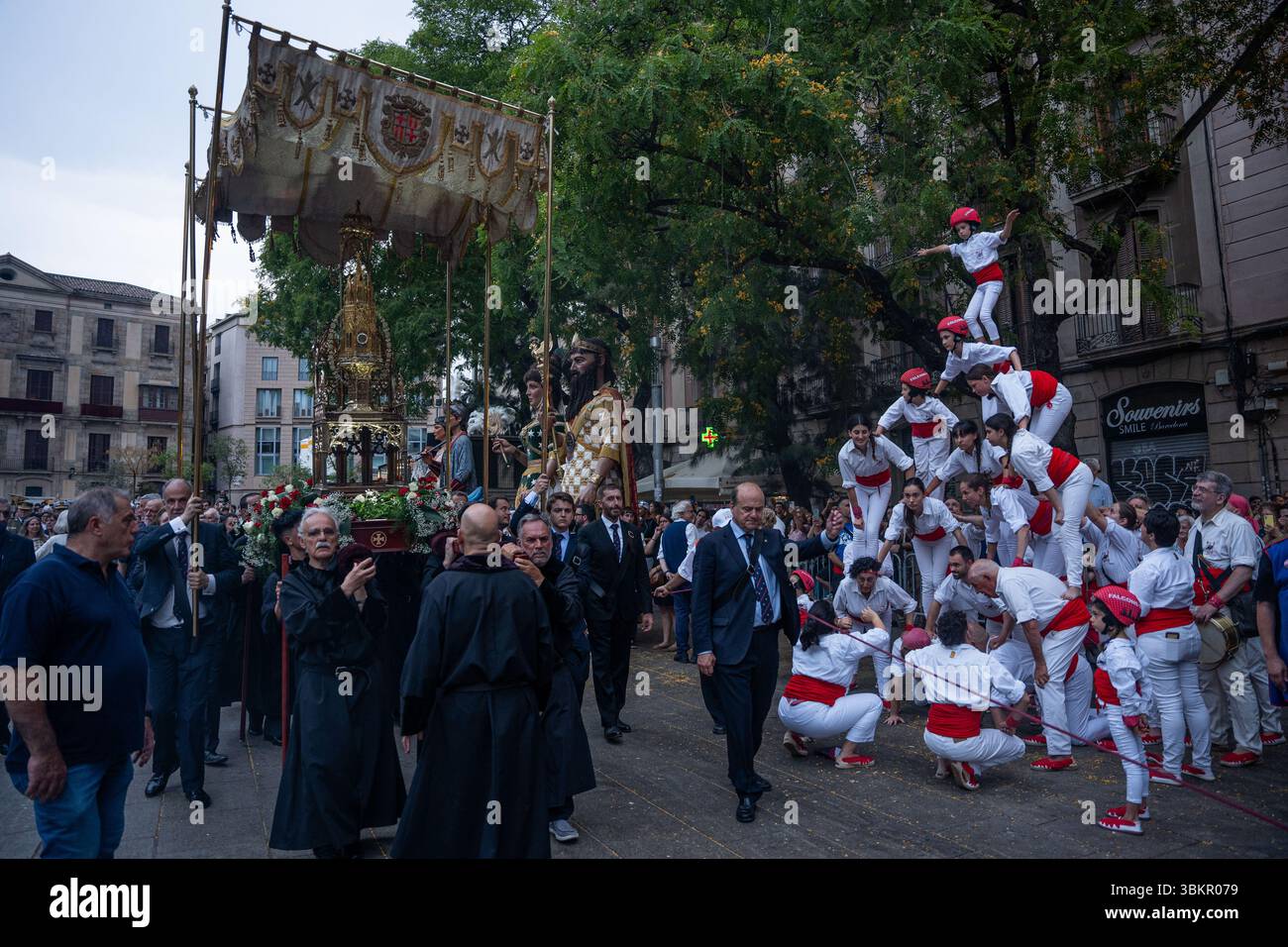 Barcelona, Barcelona, Spain. 22nd June, 2025. Dozens of devotees follow ...