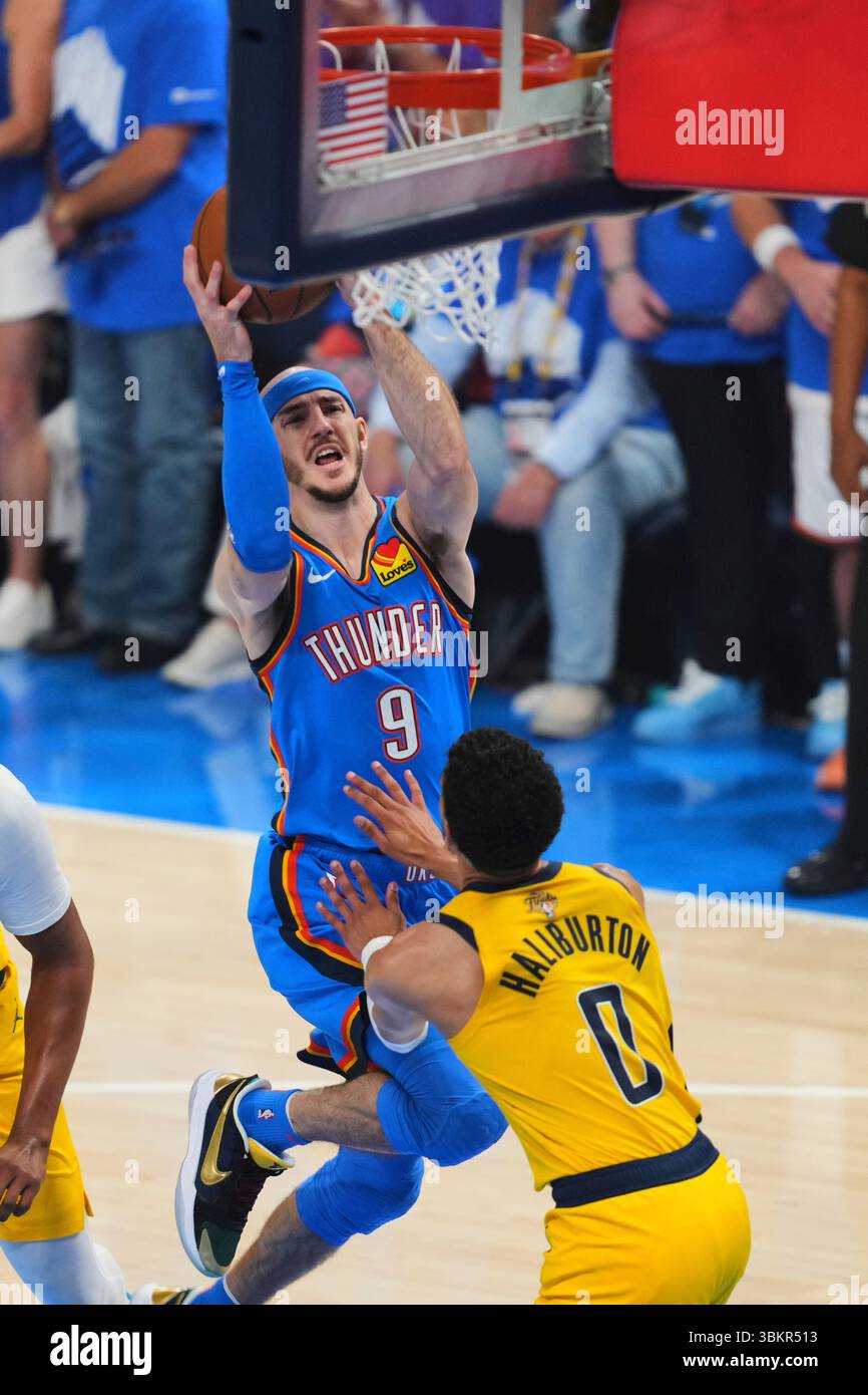 Oklahoma City Thunder guard Alex Caruso (9) shoots against Indiana ...