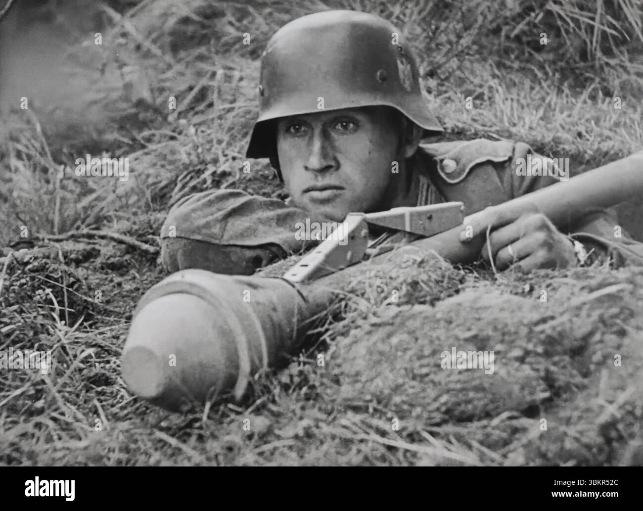 Ww2 armour hi-res stock photography and images - Alamy