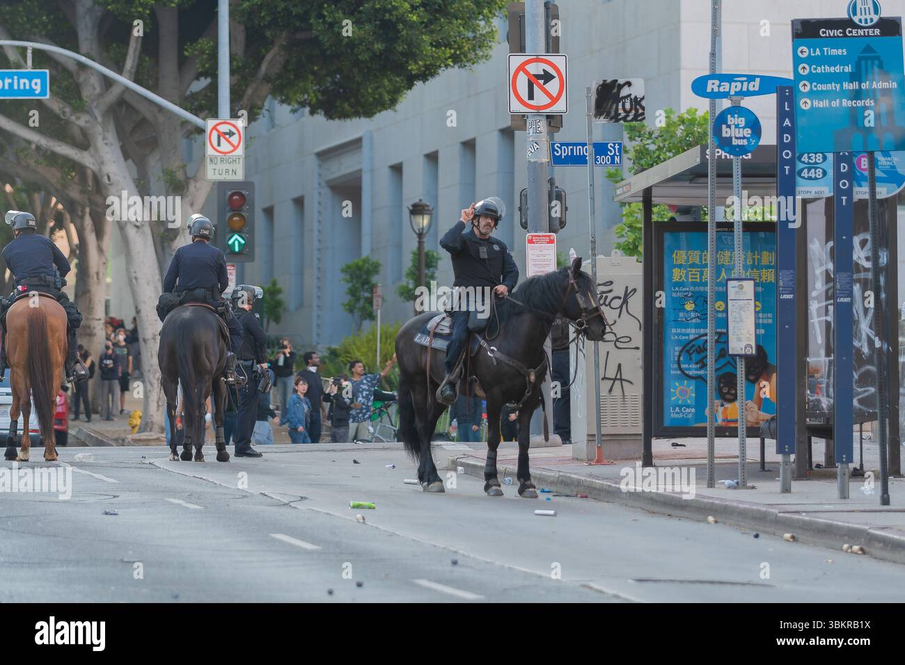 Los Angeles, USA – June 8, 2025: Mounted police officer giving orders ...