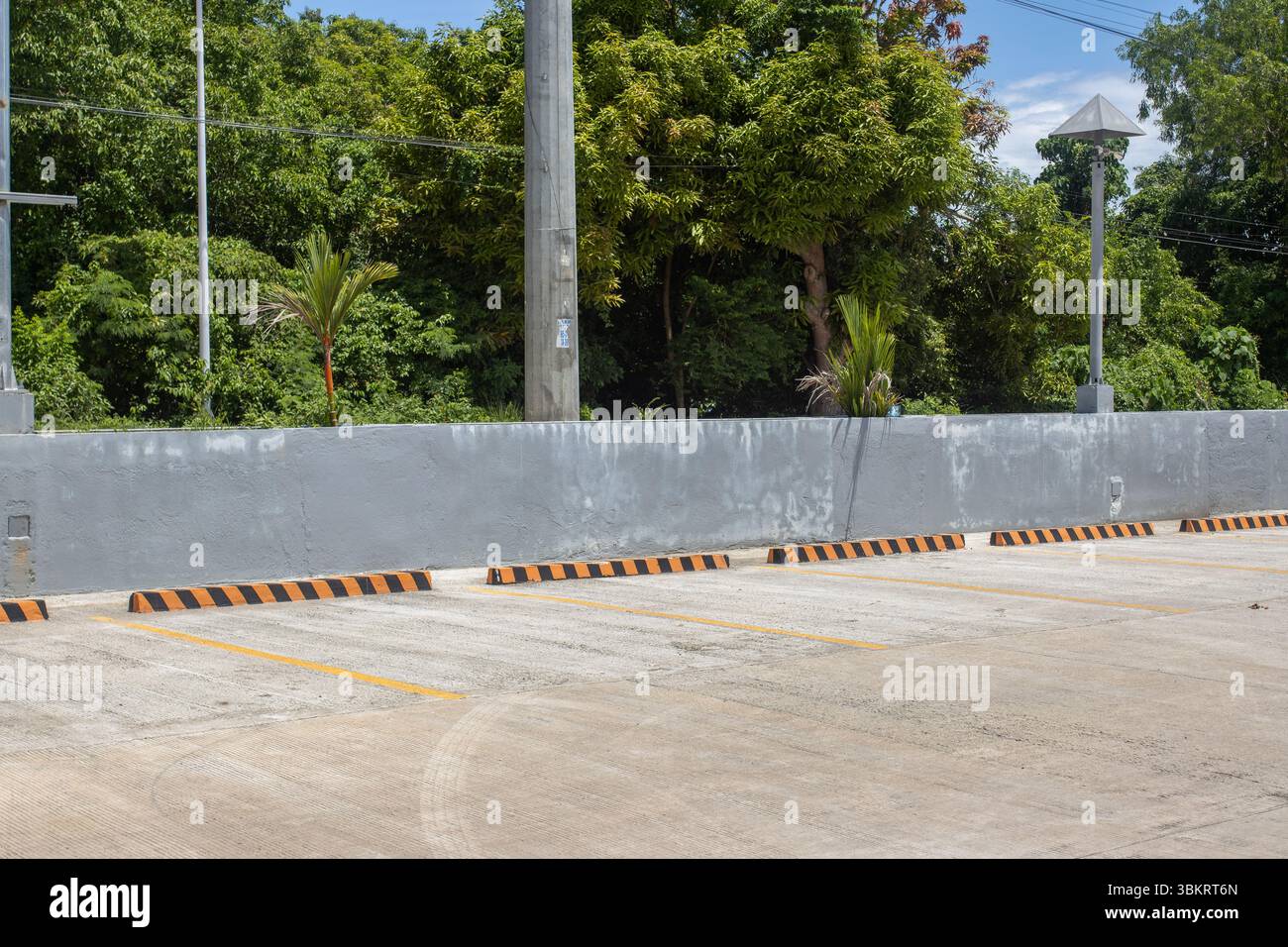 Open parking area hi-res stock photography and images - Alamy