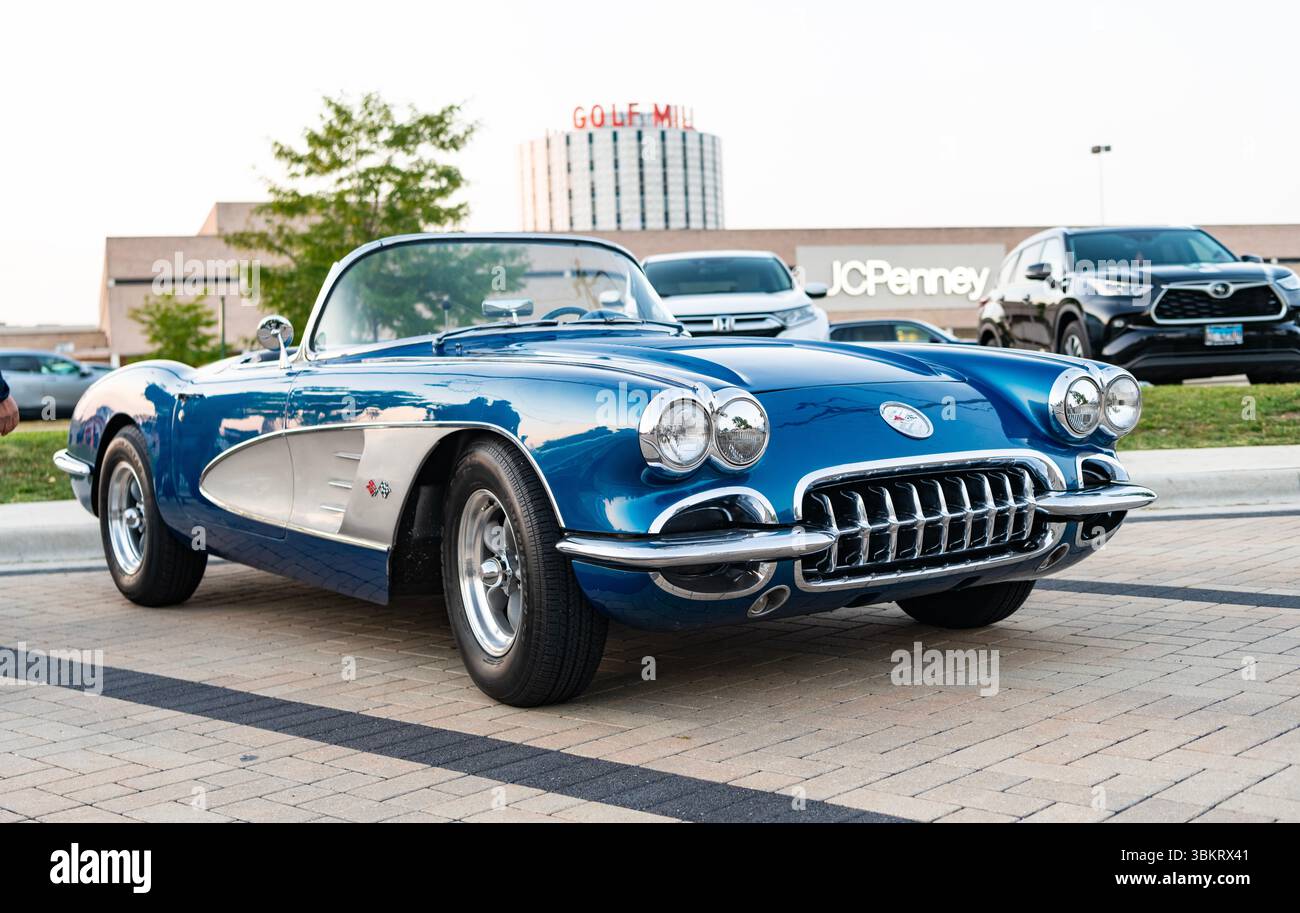Park Ridge, Illinois, USA - August 22, 2024: 1958 Chevrolet Corvette C1 ...