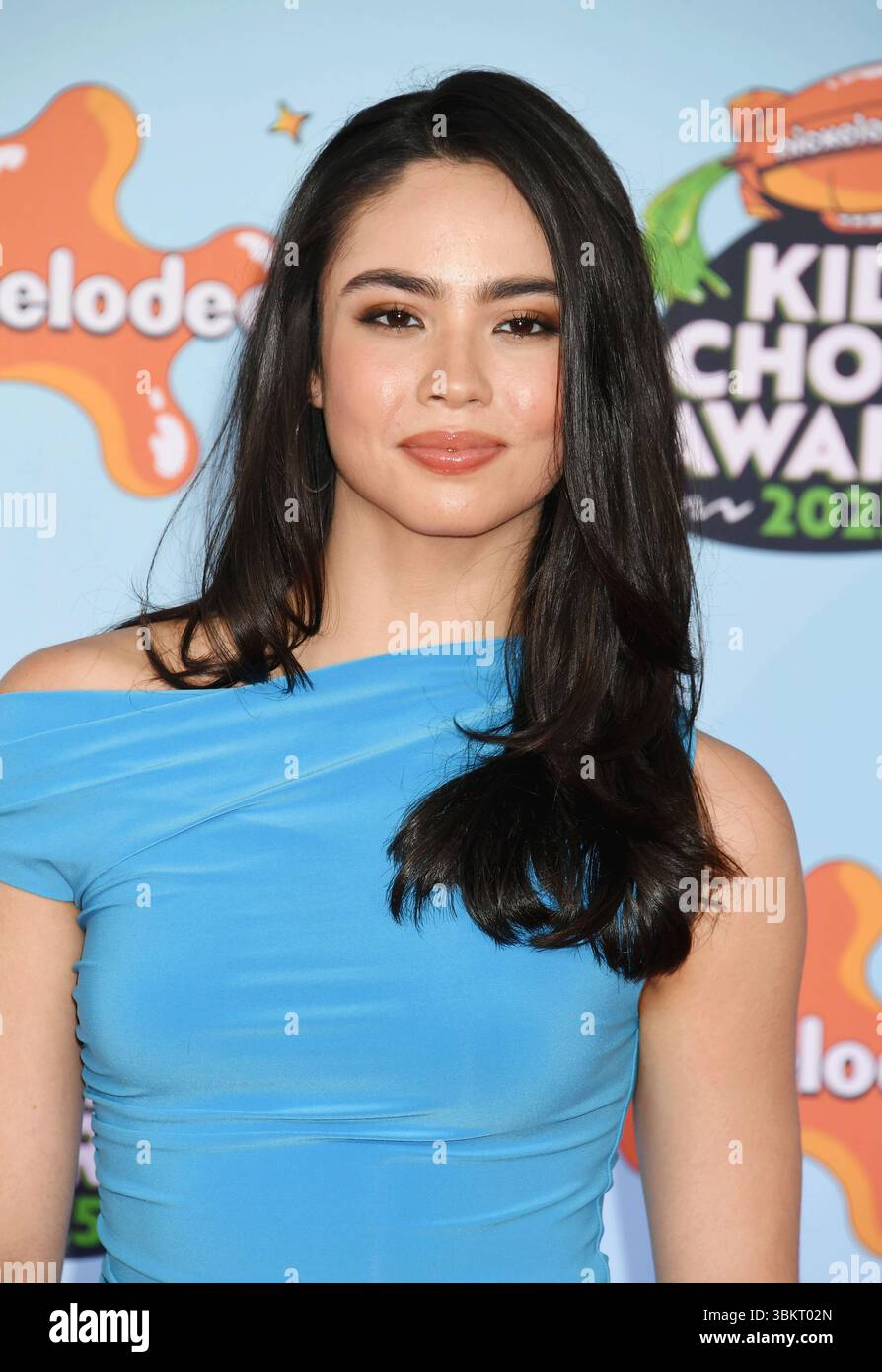 SANTA MONICA, CALIFORNIA - JUNE 21: Mariana Garzón Toro attends the 2025 Nickelodeon Kids ...