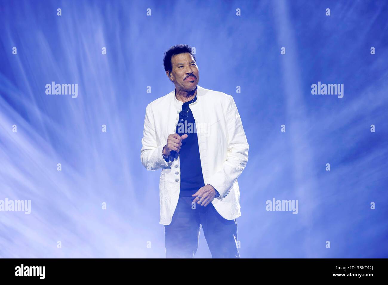 Sänger Lionel Richie live in Köln im Rahmen seiner Say Hello To The ...