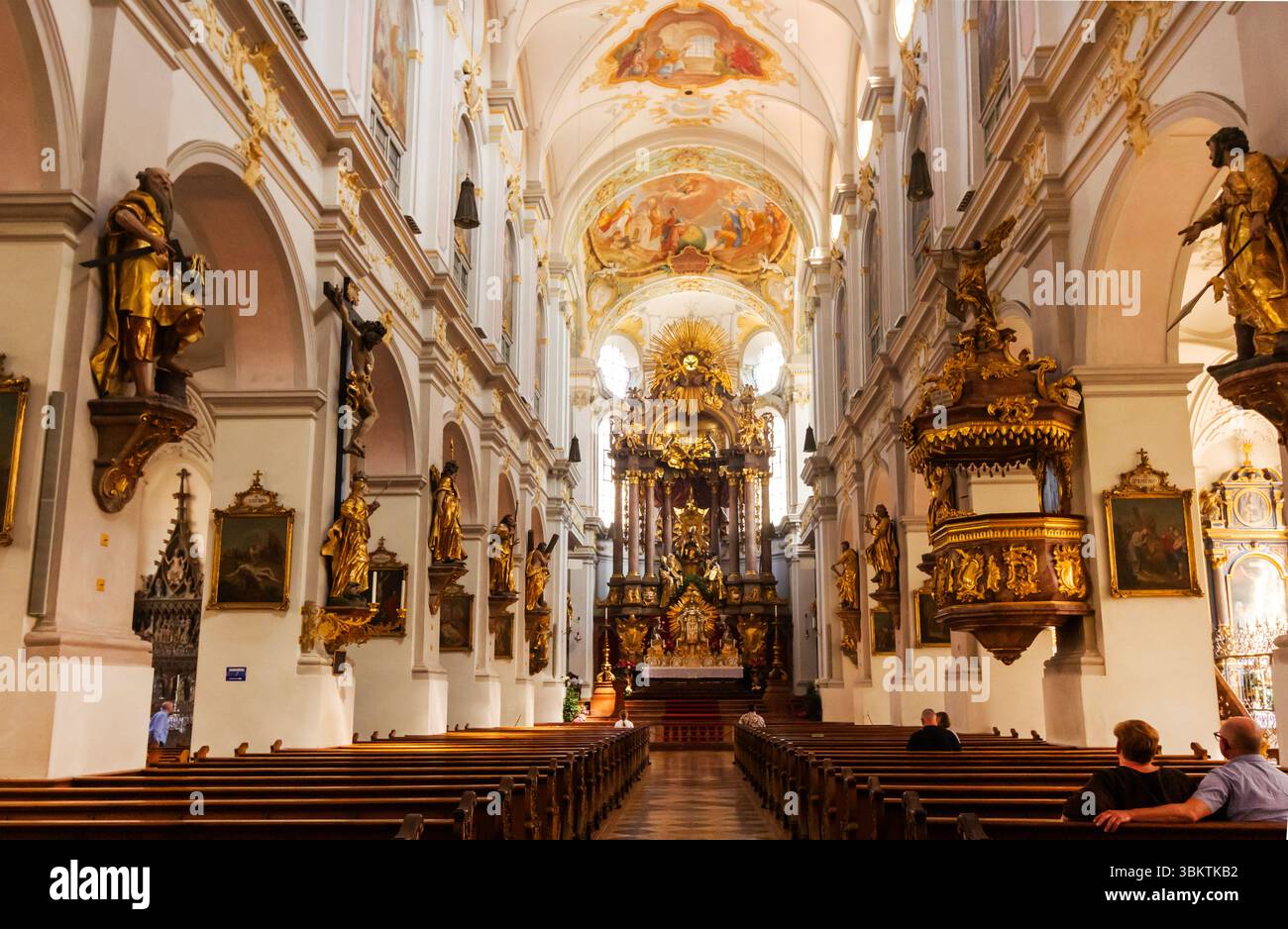 MUNICH, GERMANY - JUNE 12, 2025: Interior of St. Peter's Church, Alter ...