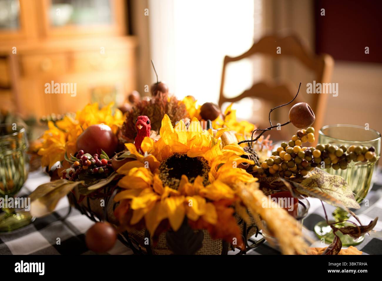 Table setting beautiful sunflower hi-res stock photography and images - Alamy