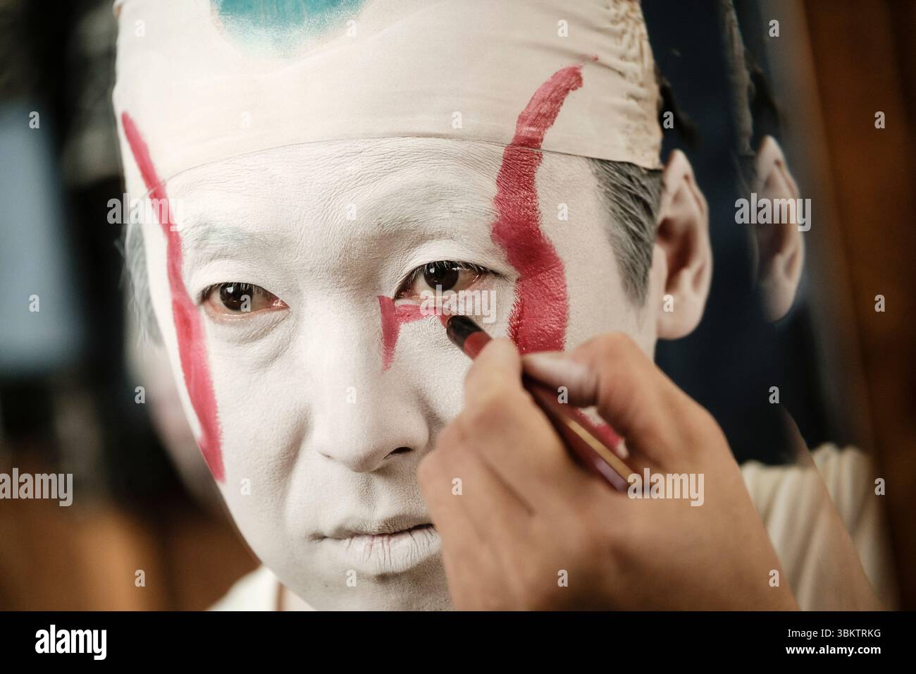Kabuki actor prepares for Kuromori Kabuki, Sakata, Japan Stock Photo ...