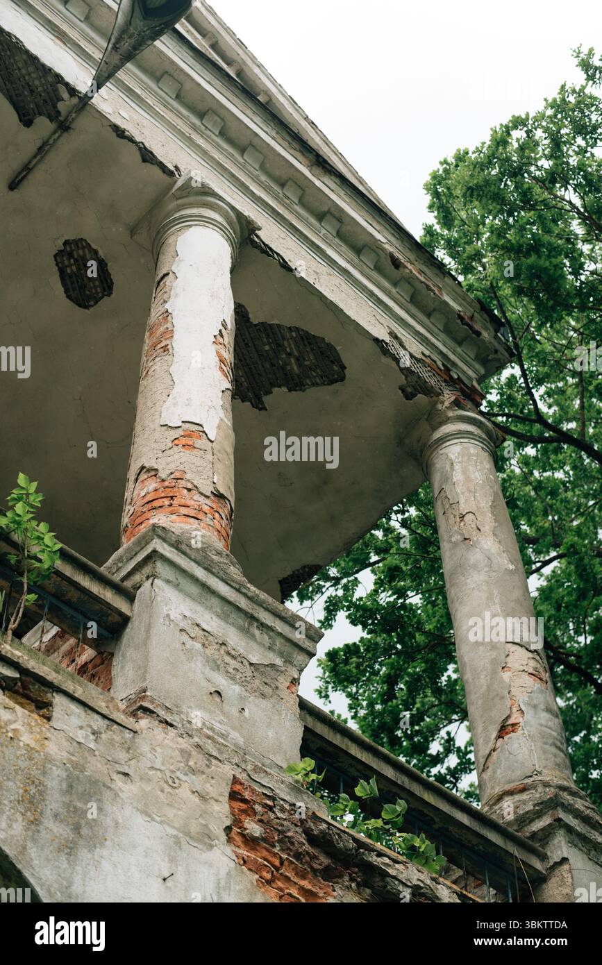 Palace of doom hi-res stock photography and images - Alamy