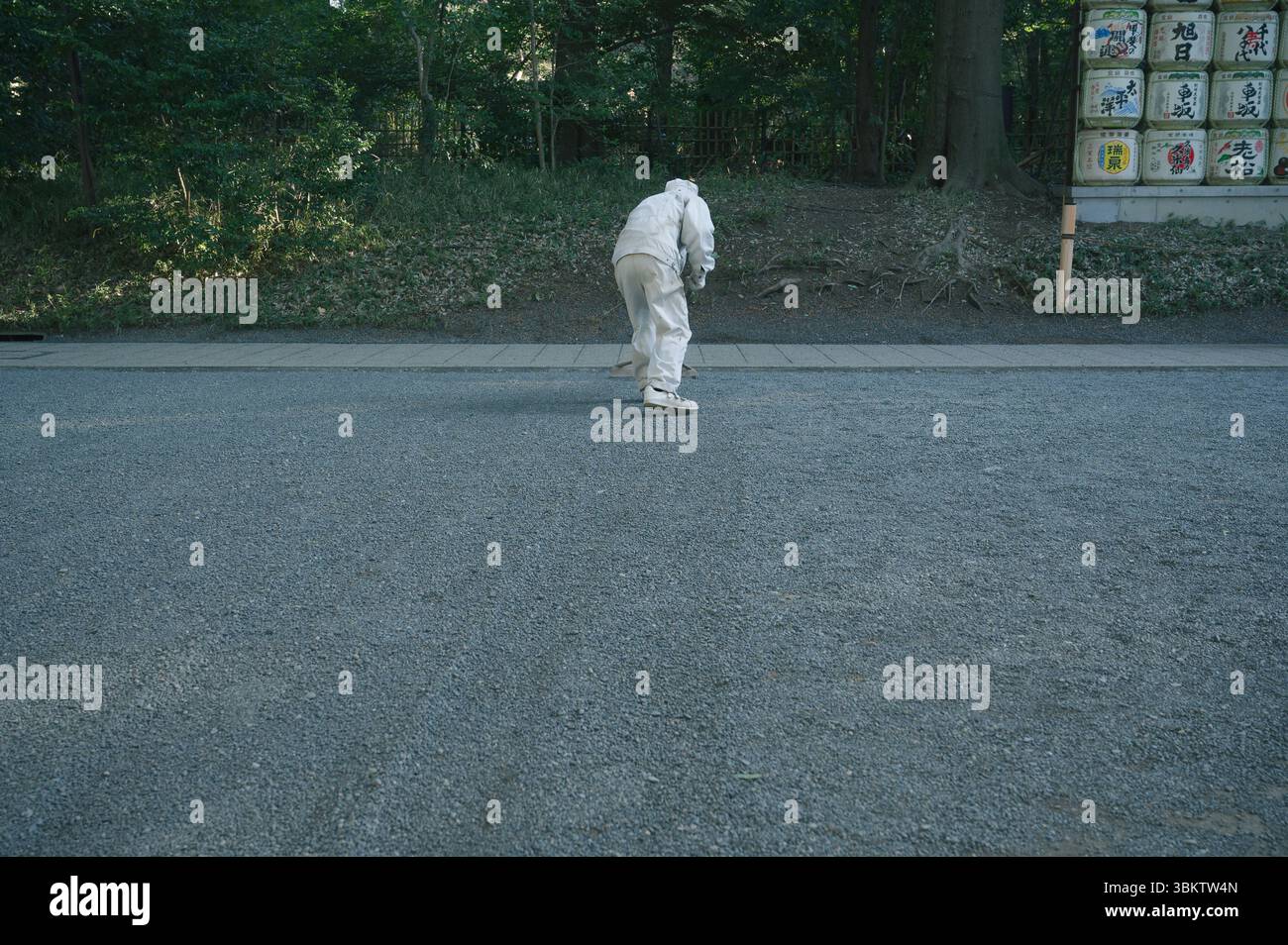 Shinto shrine ritual hi-res stock photography and images - Alamy