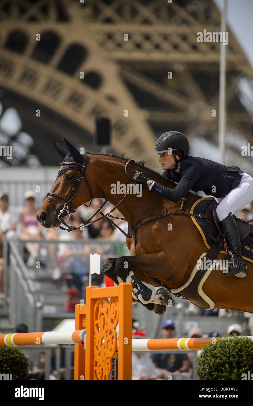 Jessica Springsteen riding Cayman de Poteau during the 2025 Longines ...