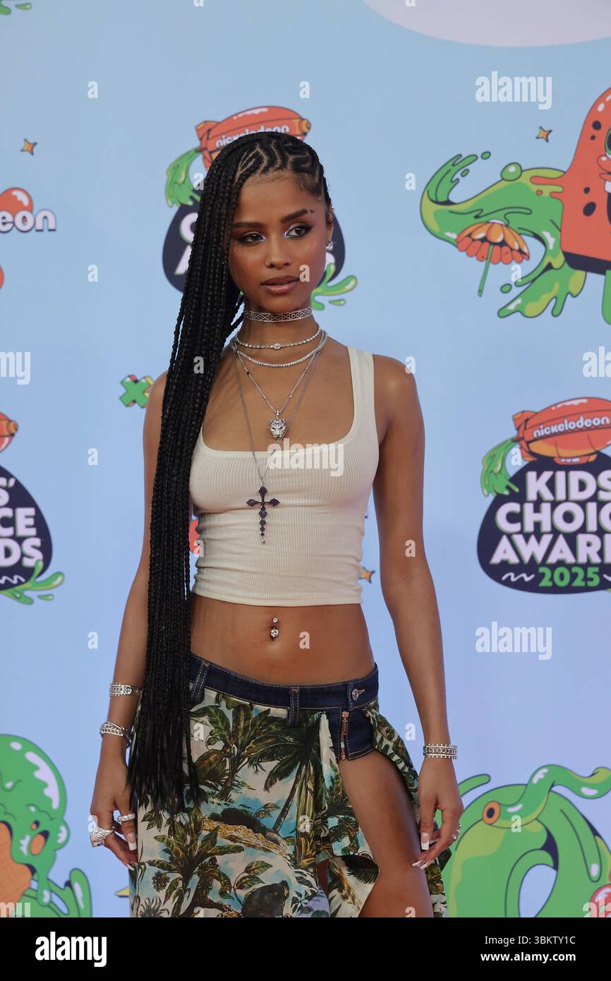 Tyla attends the 2025 Nickelodeon Kids' Choice Awards at Barker Hangar on June 21, 2025 in Santa ...