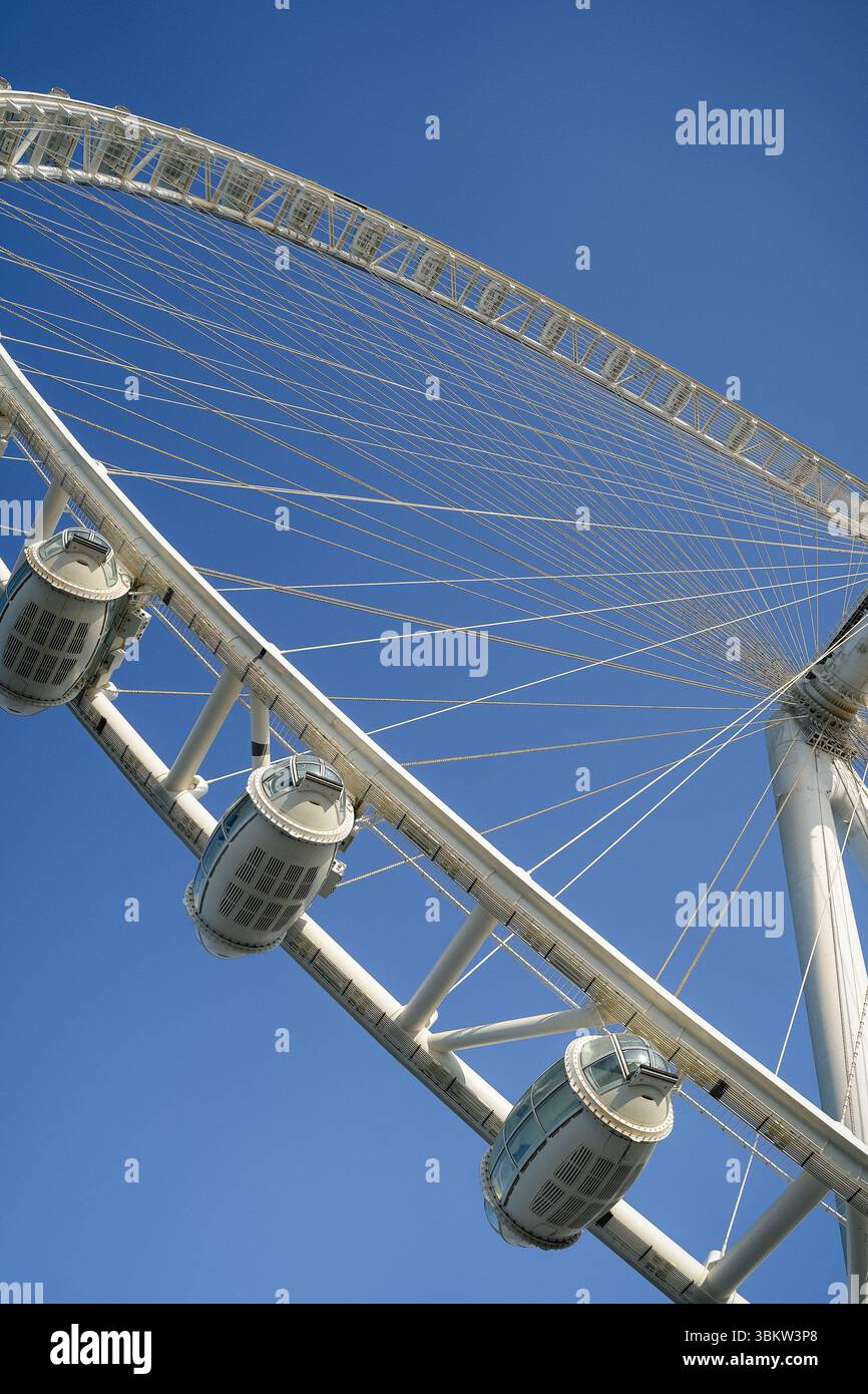 Ferris wheel rotation hi-res stock photography and images - Alamy