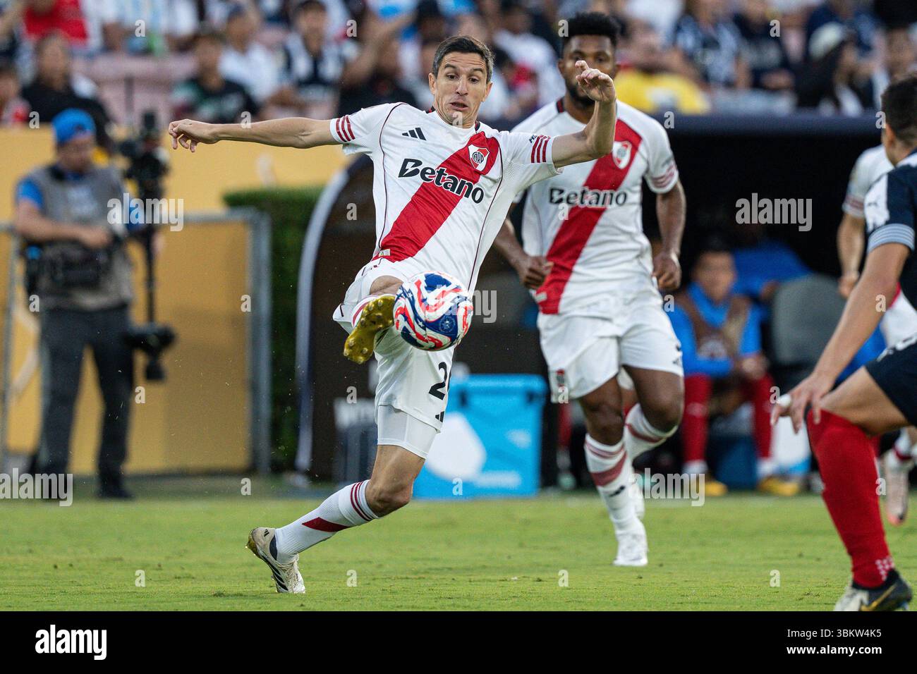 River Plate midfielder Ignacio Fernández (26) controls the ball during ...