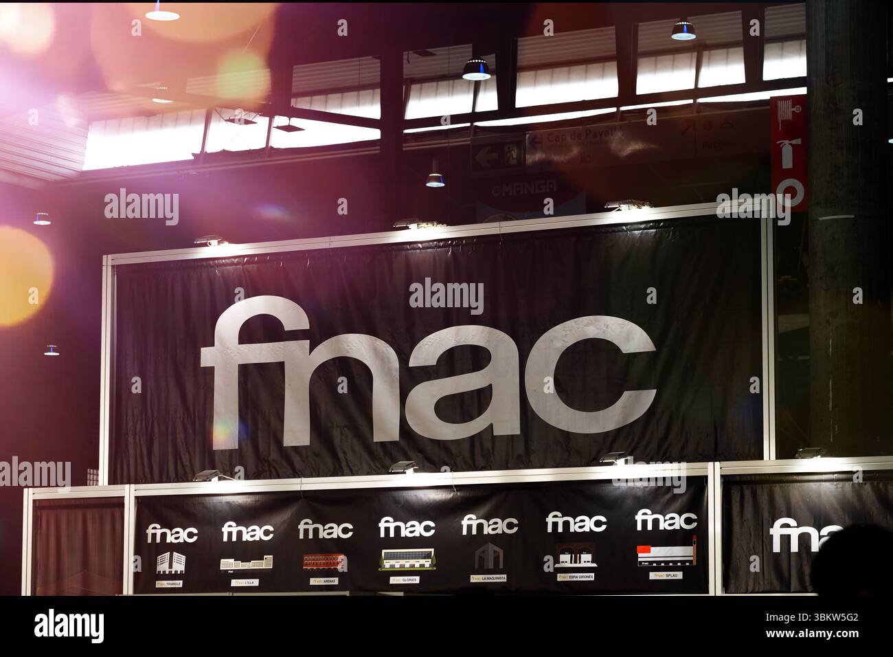 Fnac stand hi-res stock photography and images - Alamy