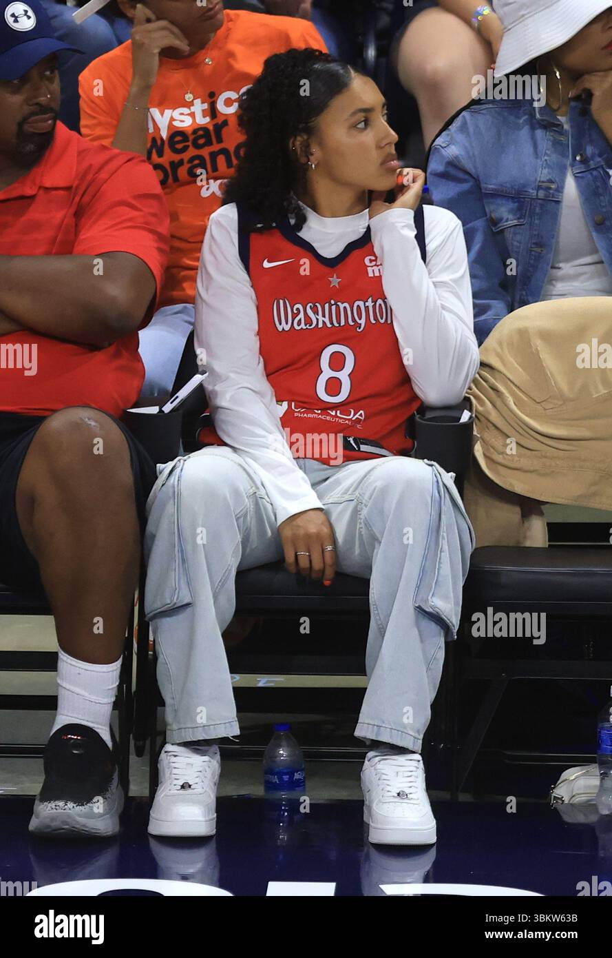 Dallas wings v washington mystics hi-res stock photography and images ...