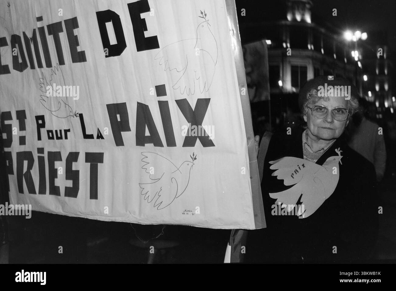 Protest gulf war Black and White Stock Photos & Images - Alamy