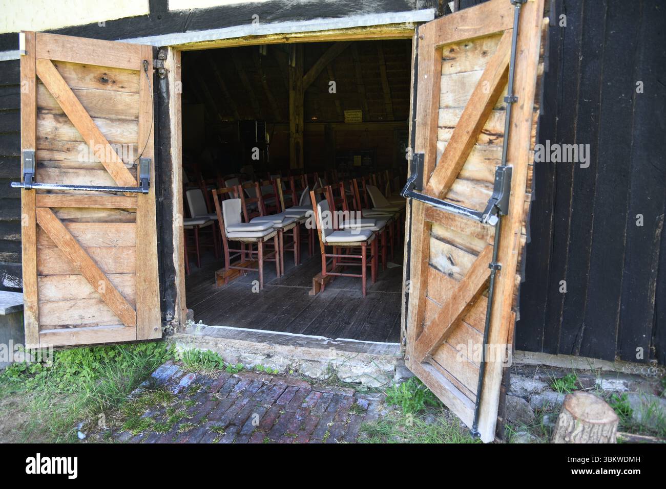 Intimate barn theatre hi-res stock photography and images - Alamy
