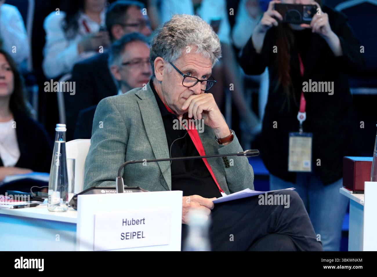 Hubert Seipel, Journalist during the The Struggle against Fakes ...