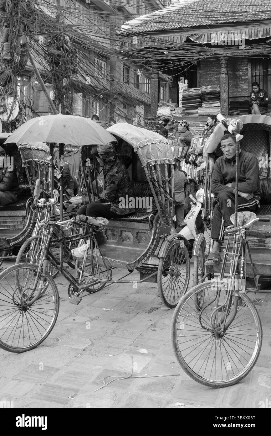 Wait asia Black and White Stock Photos & Images - Alamy