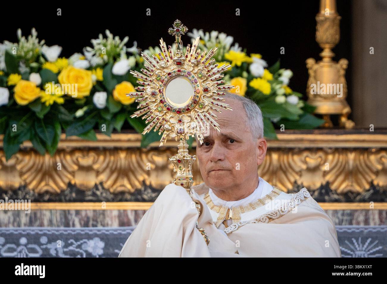 Rome, Italy. 22nd June, 2025. Pope Leo XIV holds up the monstrance in ...
