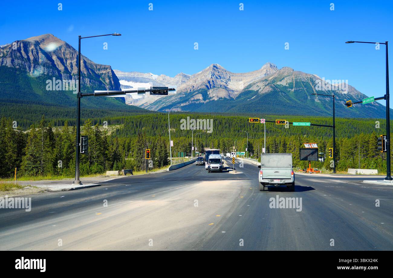 Road bridge crossing the Trans-Canada Highway in Lake Louise - Traffic ...