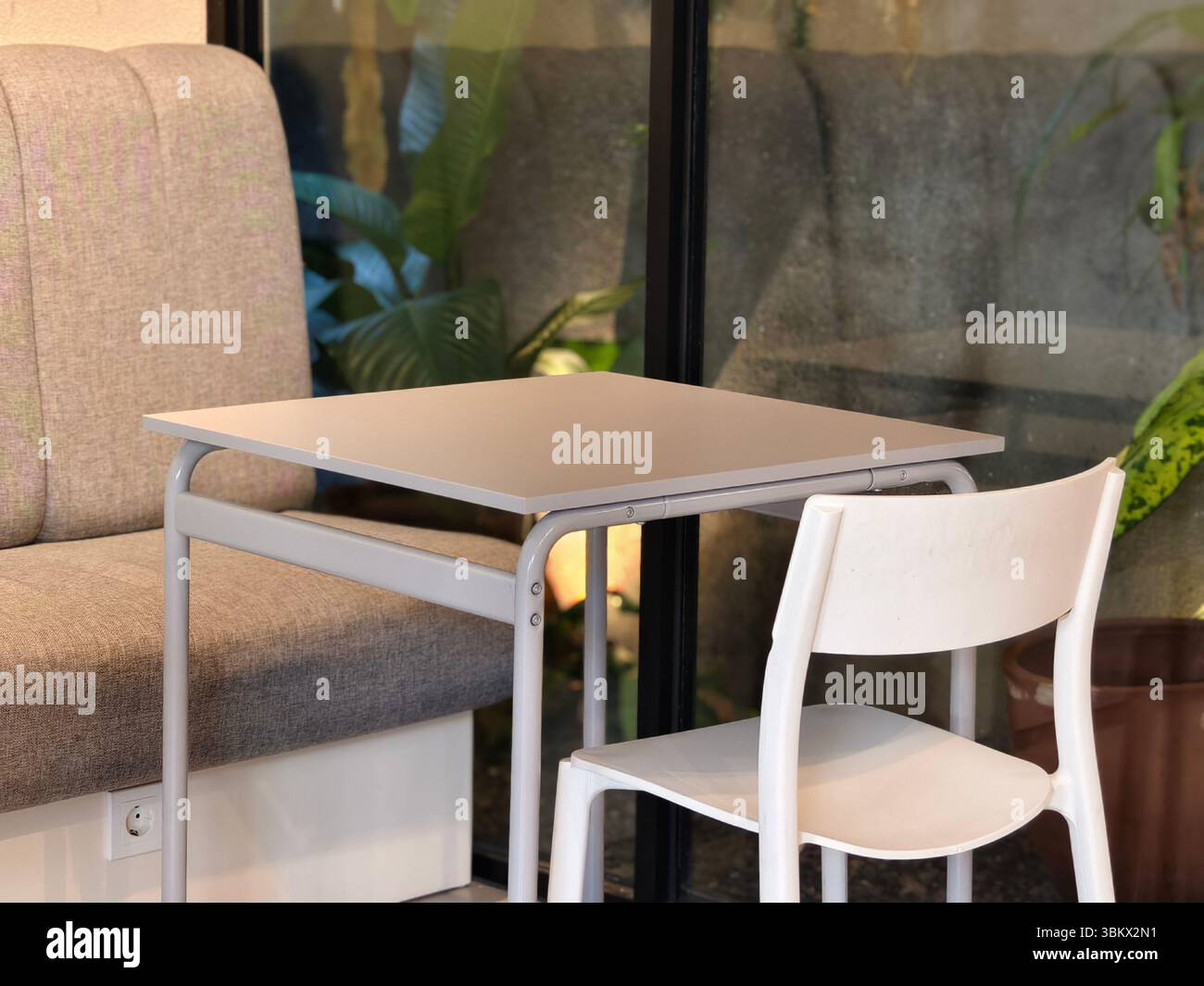 Corner seating hi-res stock photography and images - Alamy