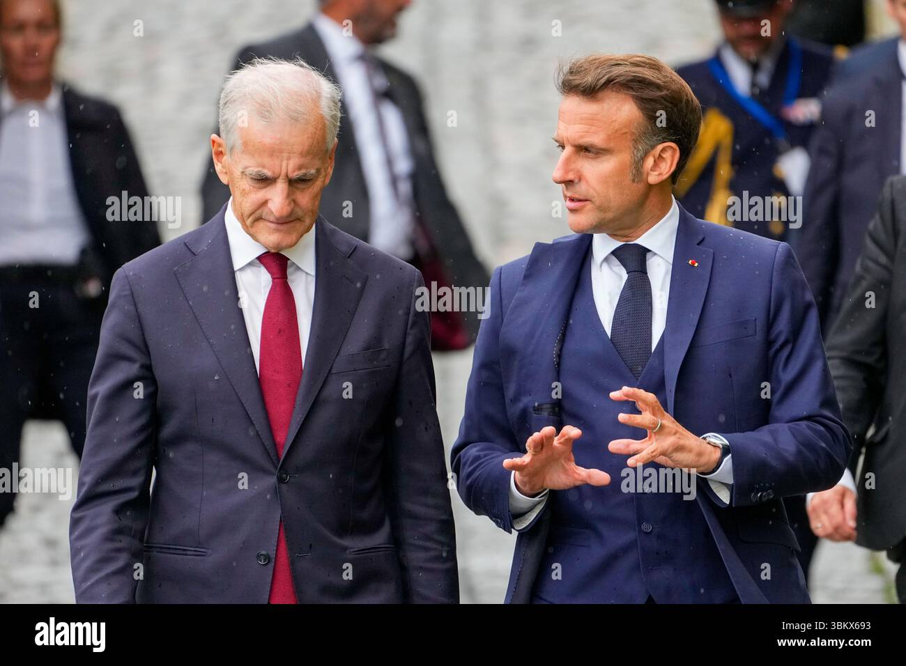 French President Emmanuel Macron, right, and Norway's Prime Minister ...