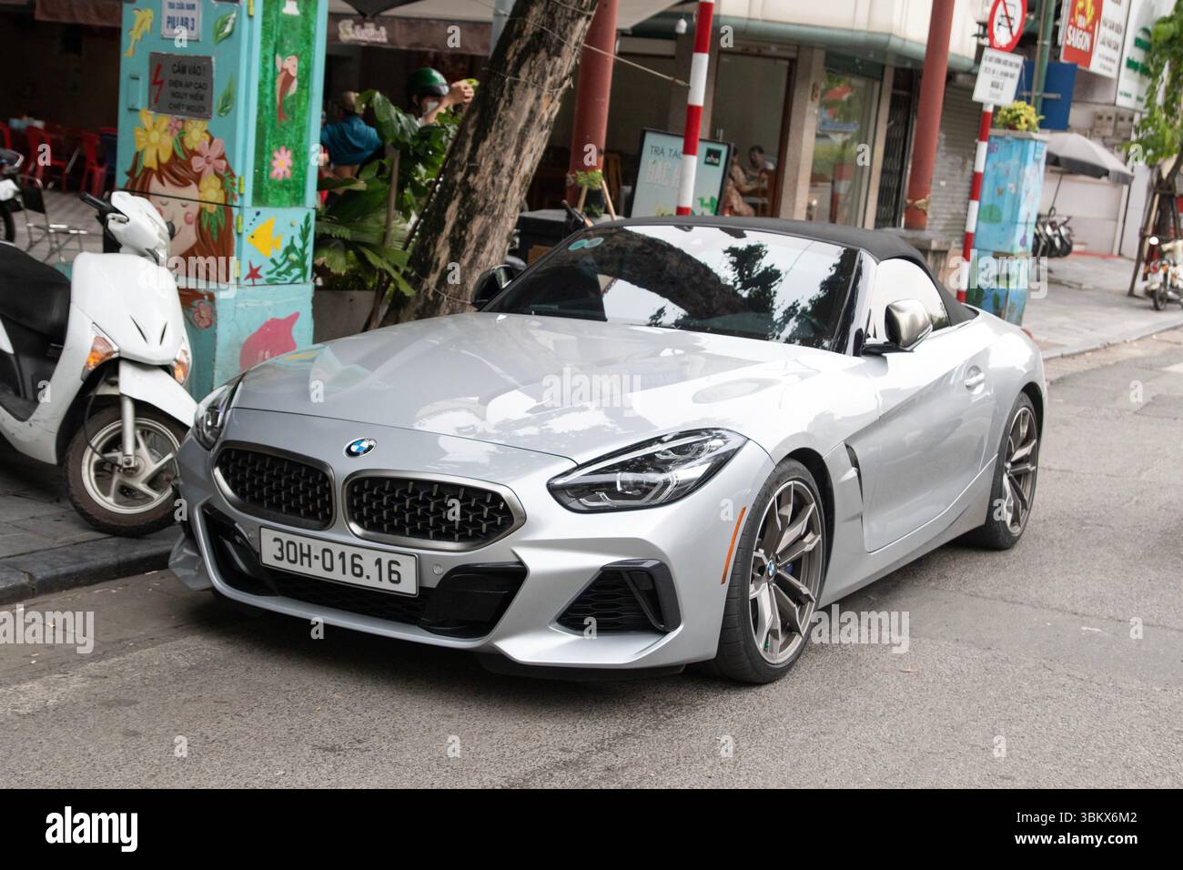 Bmw z4 m40 hi-res stock photography and images - Alamy