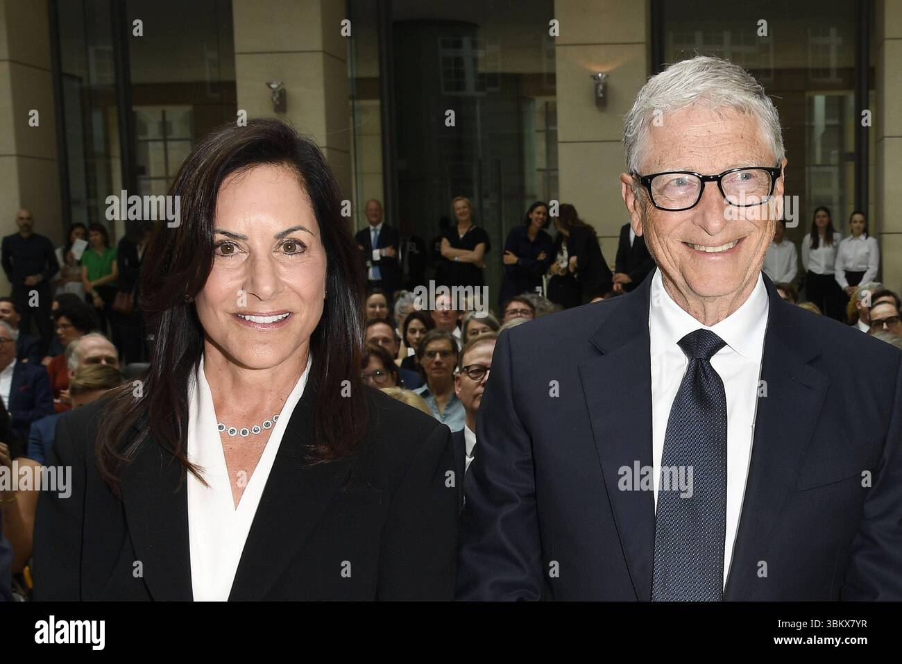 Paula Hurd und Bill Gates bei der Verleihung vom Rathenau Preis am 23. ...