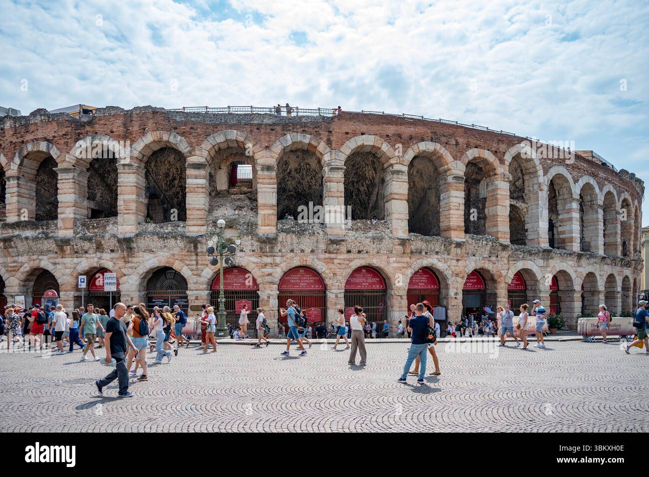 Roman arena verona veneto hi-res stock photography and images - Alamy