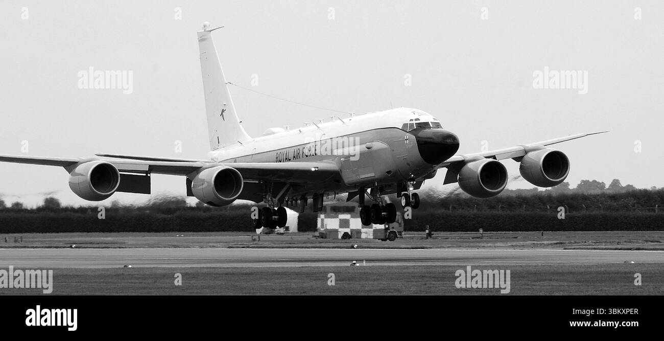 RAF Rivet Joint, RC 135W landing at RAF Waddington, Lincolnshire, ZZ664 ...