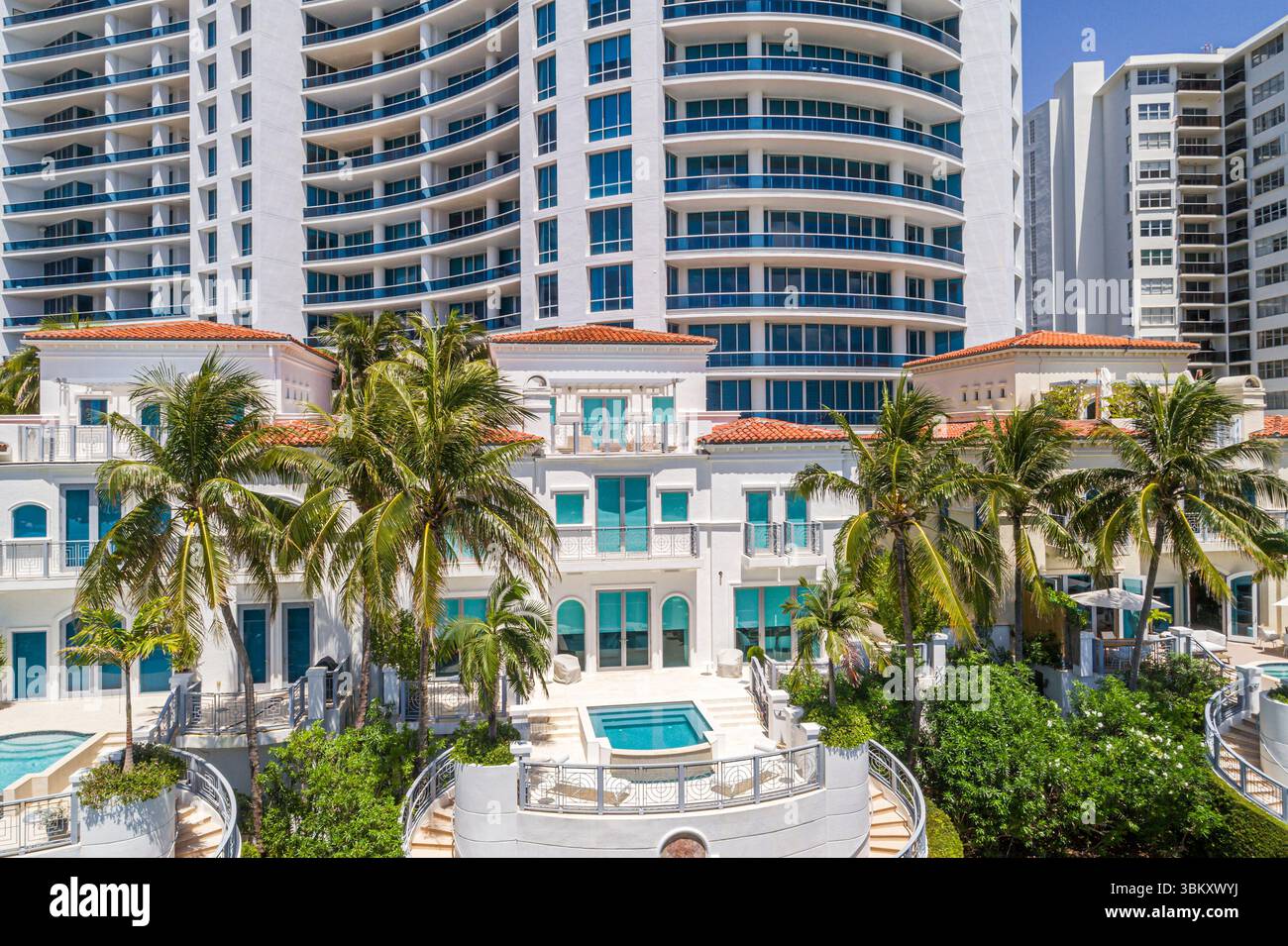 5900 block collins avenue hi-res stock photography and images - Alamy