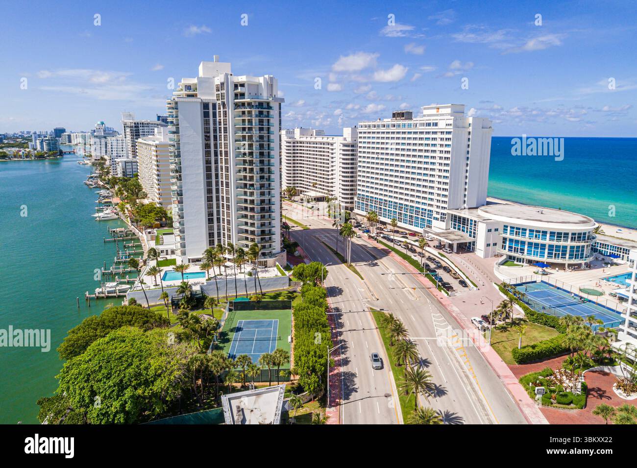 5400 block collins avenue hi-res stock photography and images - Alamy