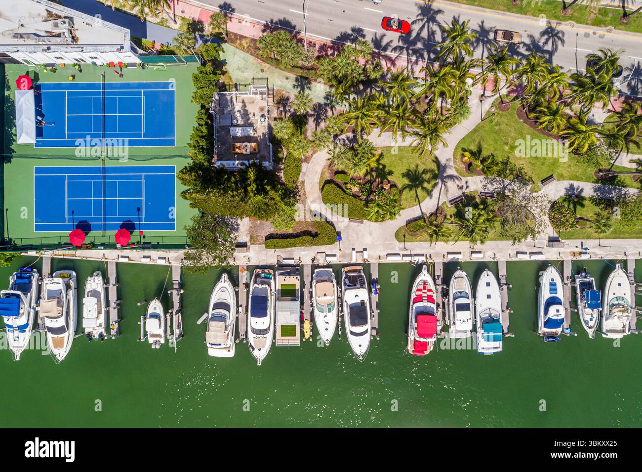 5300 block collins avenue hi-res stock photography and images - Alamy