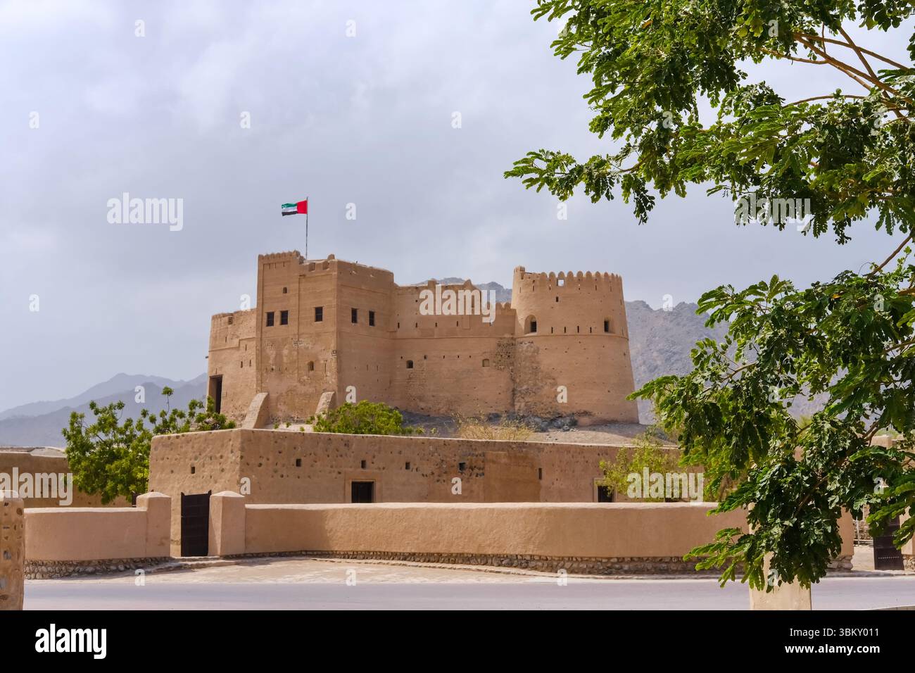 Historical medieval Fujairah Fort, heritage site and museum, popular ...