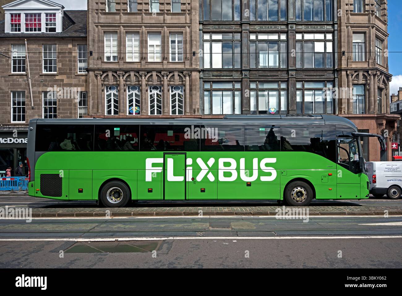 Flixbus edinburgh hi-res stock photography and images - Alamy