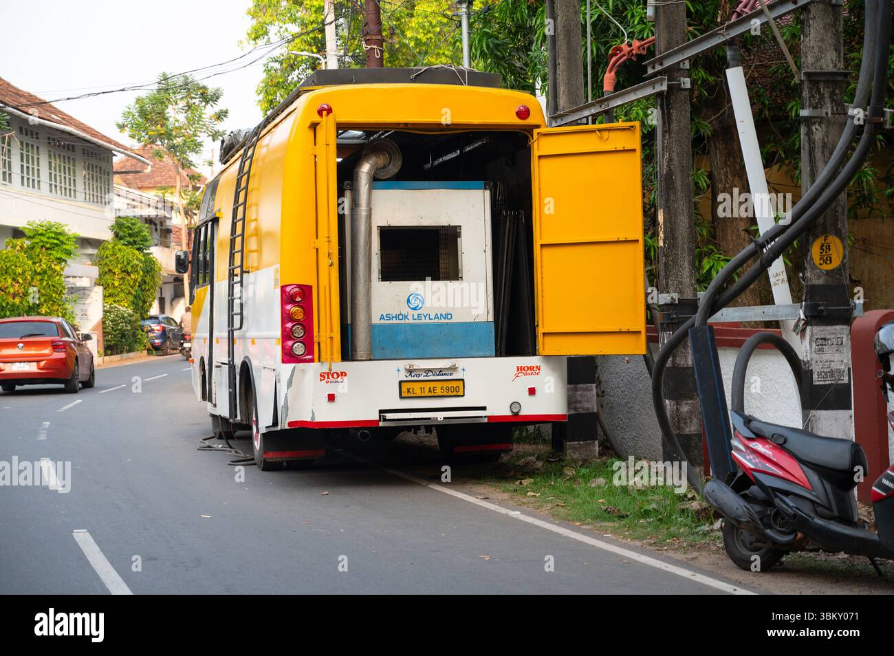 Repairing Electrical Power Lines, Mobile Solution Electricity Supply ...